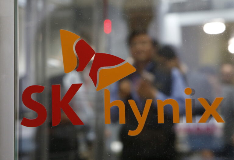 SK hynix Completes First Phase Acquisition of Intel NAND & SSD Business ...
