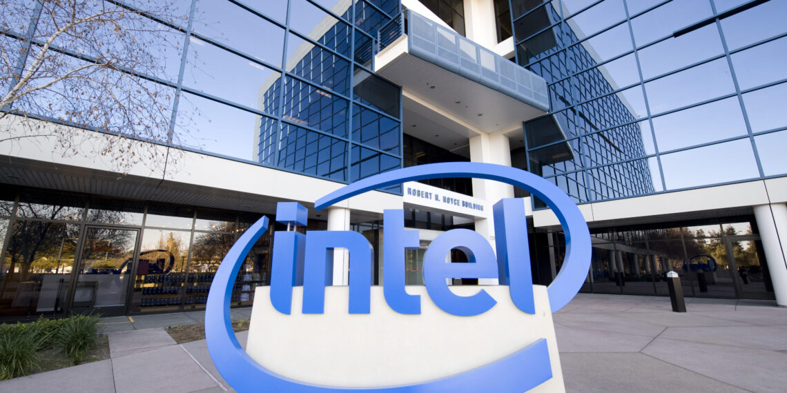 Intel Hit With $949 Million US Verdict in VLSI Computer Chip Patent ...