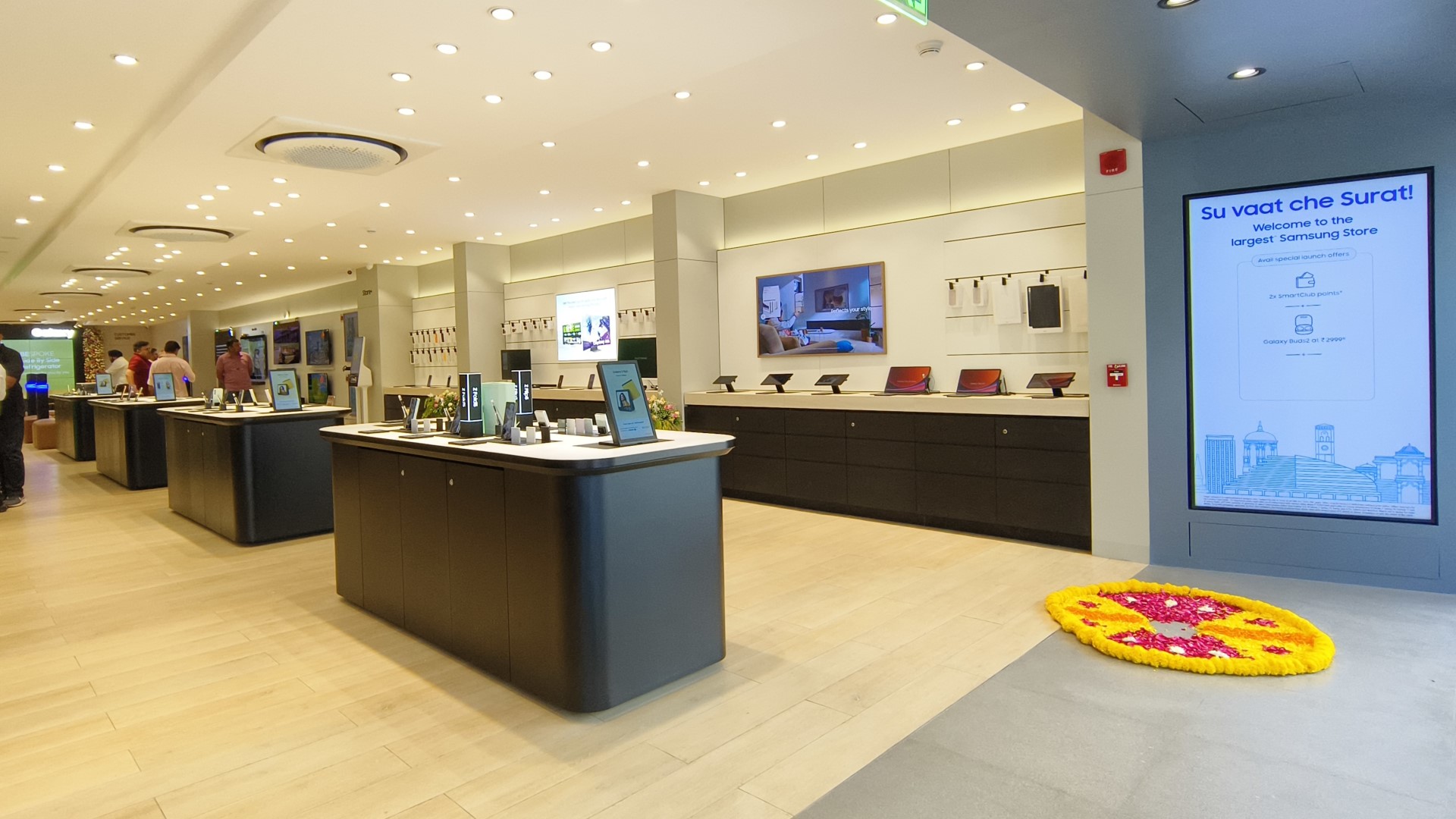 Samsung Unveils New Premium Store at Surat's International Business ...