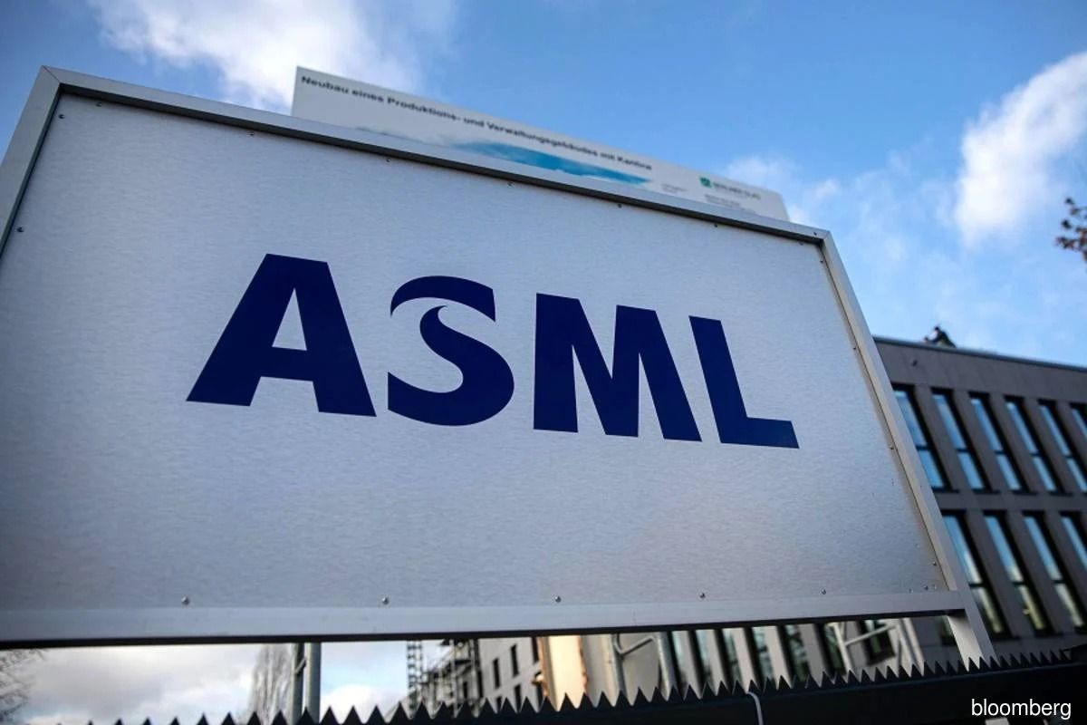 U.S. Persuades Dutch Government, ASML to Halt Chip Equipment Shipments to China - Electronicsclap